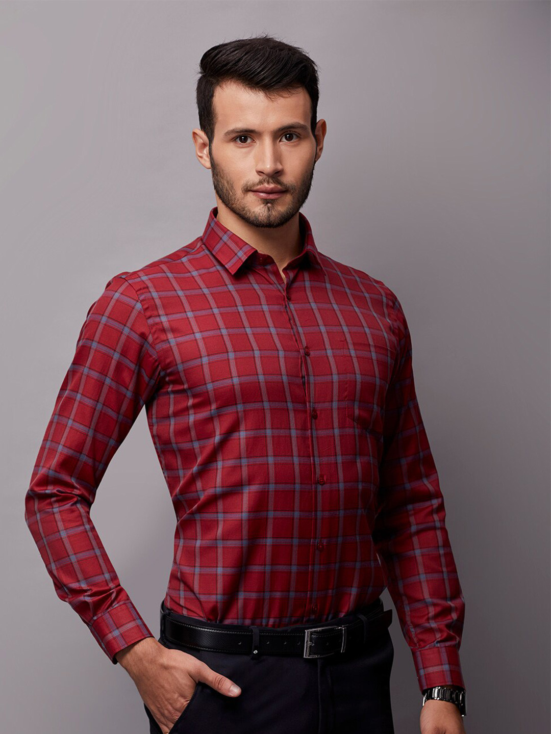 Buy Oxemberg Men Red & Blue Classic Slim Fit Checked Formal Shirt ...