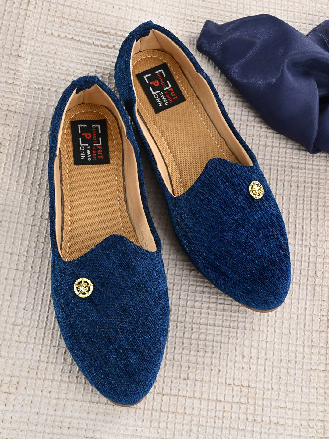 Buy Hundo P Men Blue Textured Mojaris - Casual Shoes for Men 17399088 ...