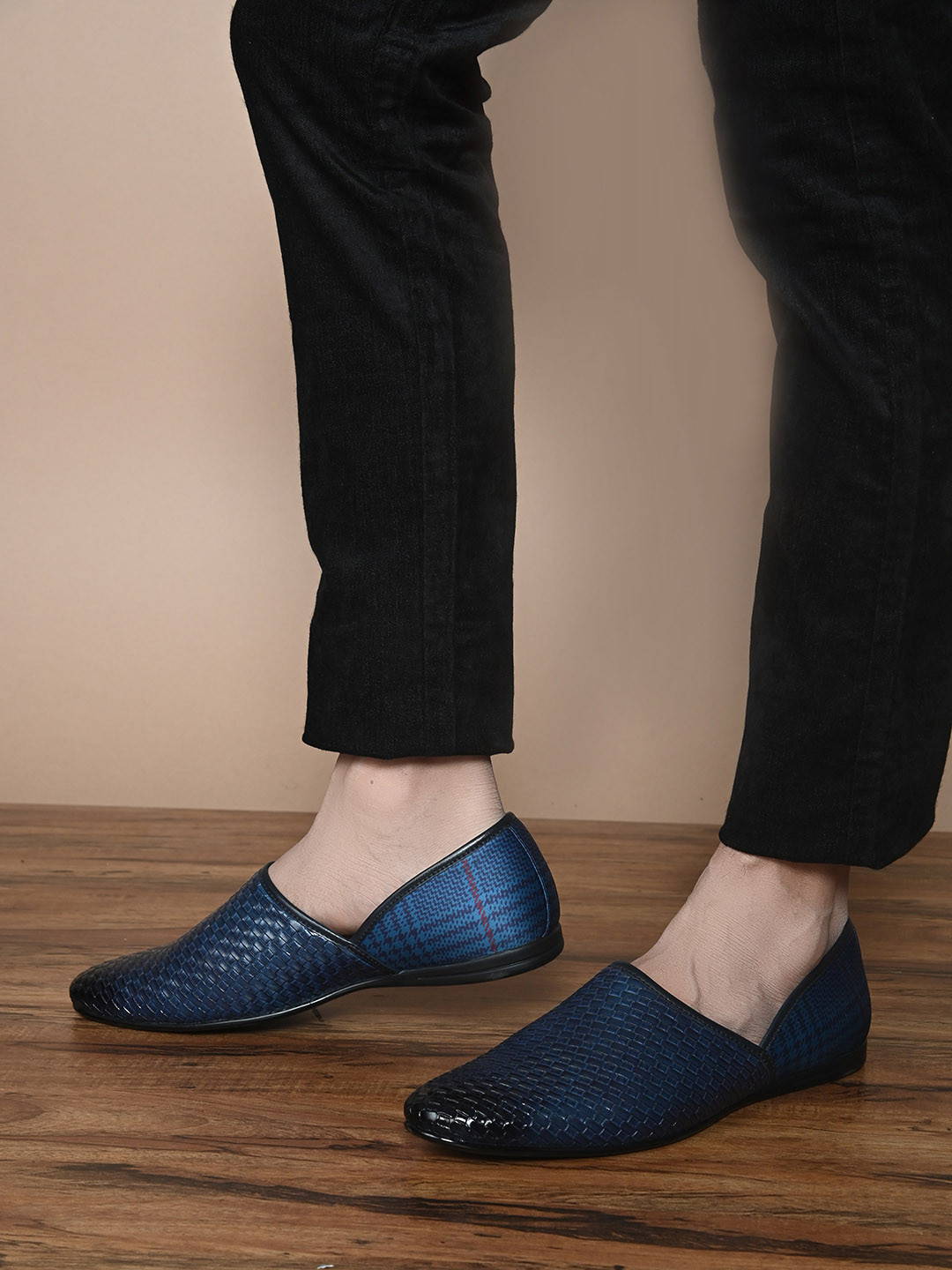 Buy San Frissco Men Navy Blue Textured Lightweight Mojaris - Casual ...