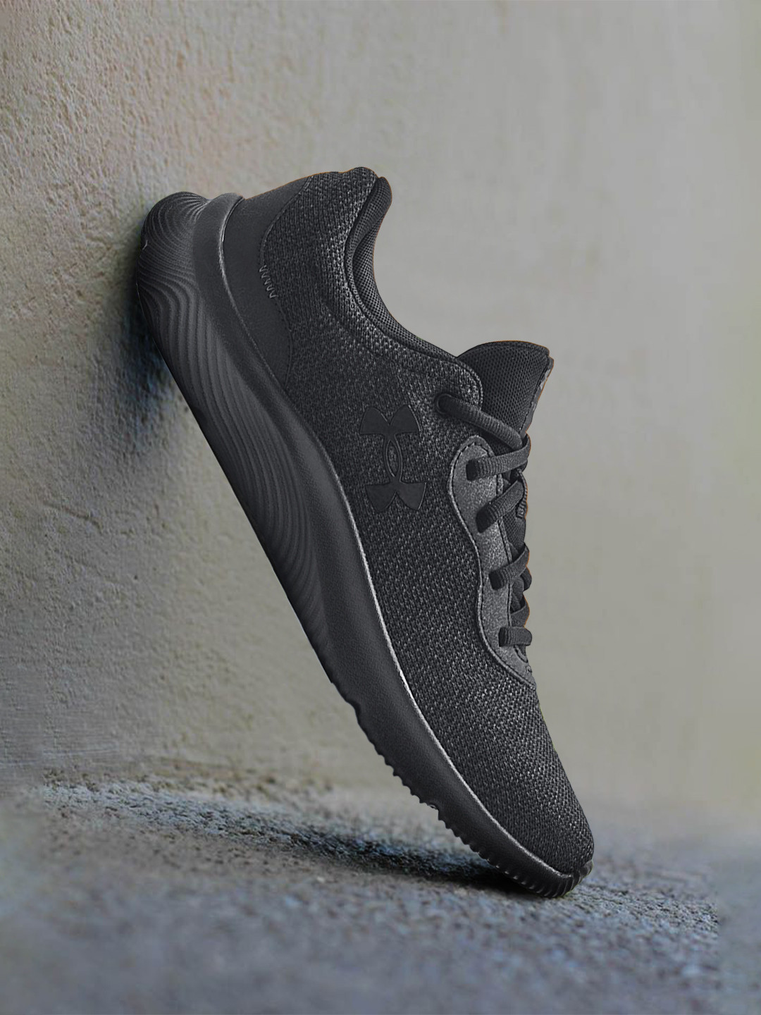 Buy UNDER ARMOUR Men Black Mojo 2 Running Shoes - Sports Shoes for Men ...