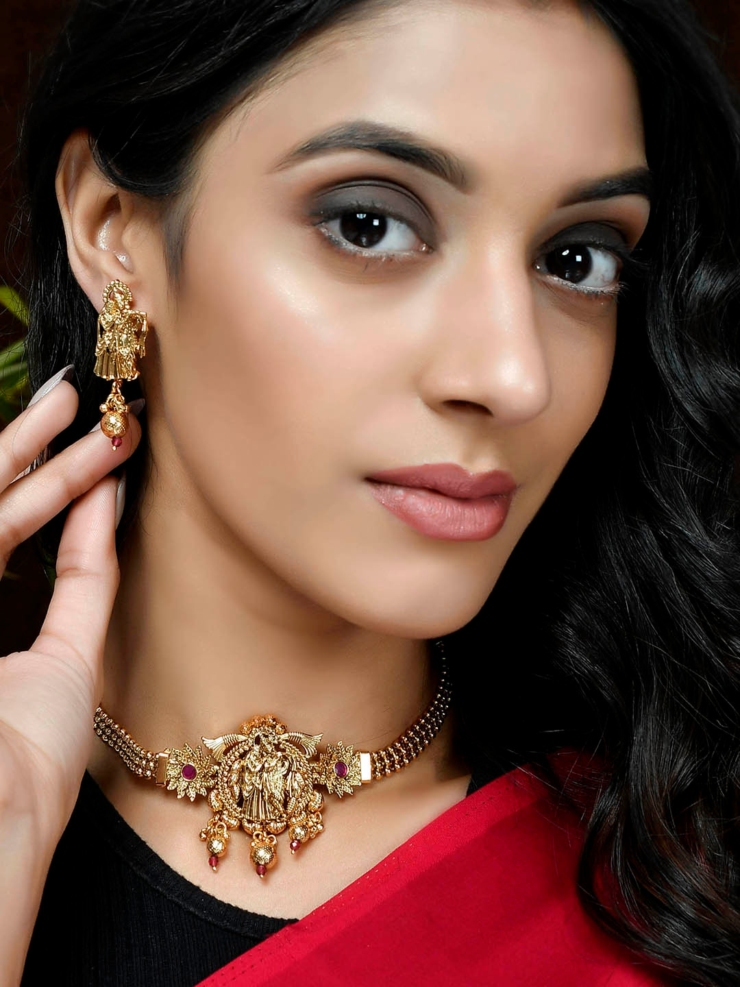 Buy Shoshaa Gold Plated & Red Stone Studded Choker Temple Jewellery Set ...