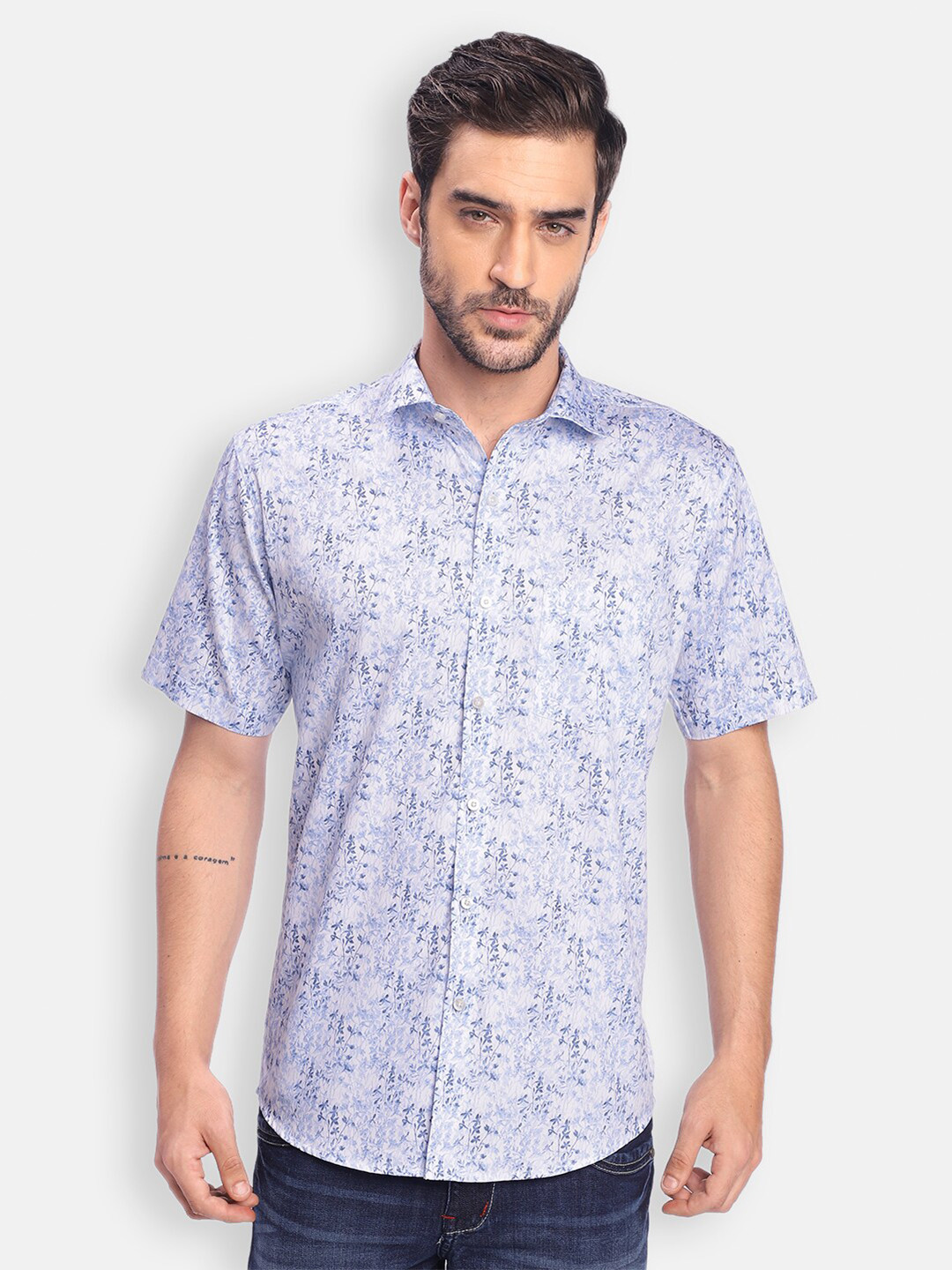 Buy Zeal Men White & Blue Standard Floral Printed Cotton Casual Shirt ...