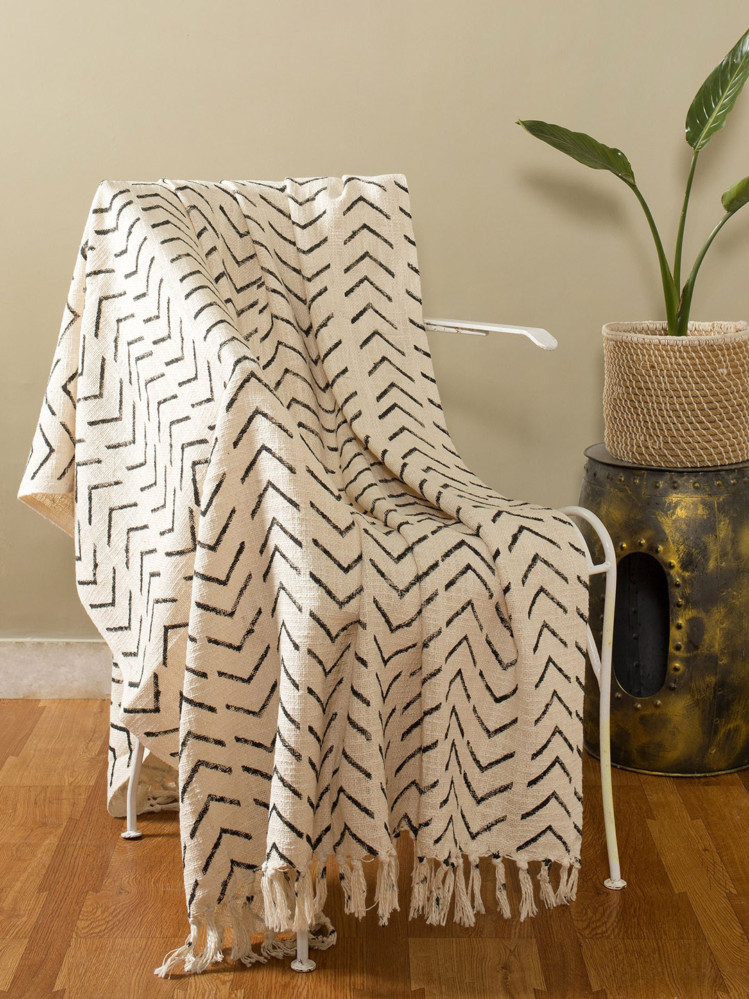 Buy HANDICRAFT PALACE White Chevron Printed Cotton Throws - Throws for ...