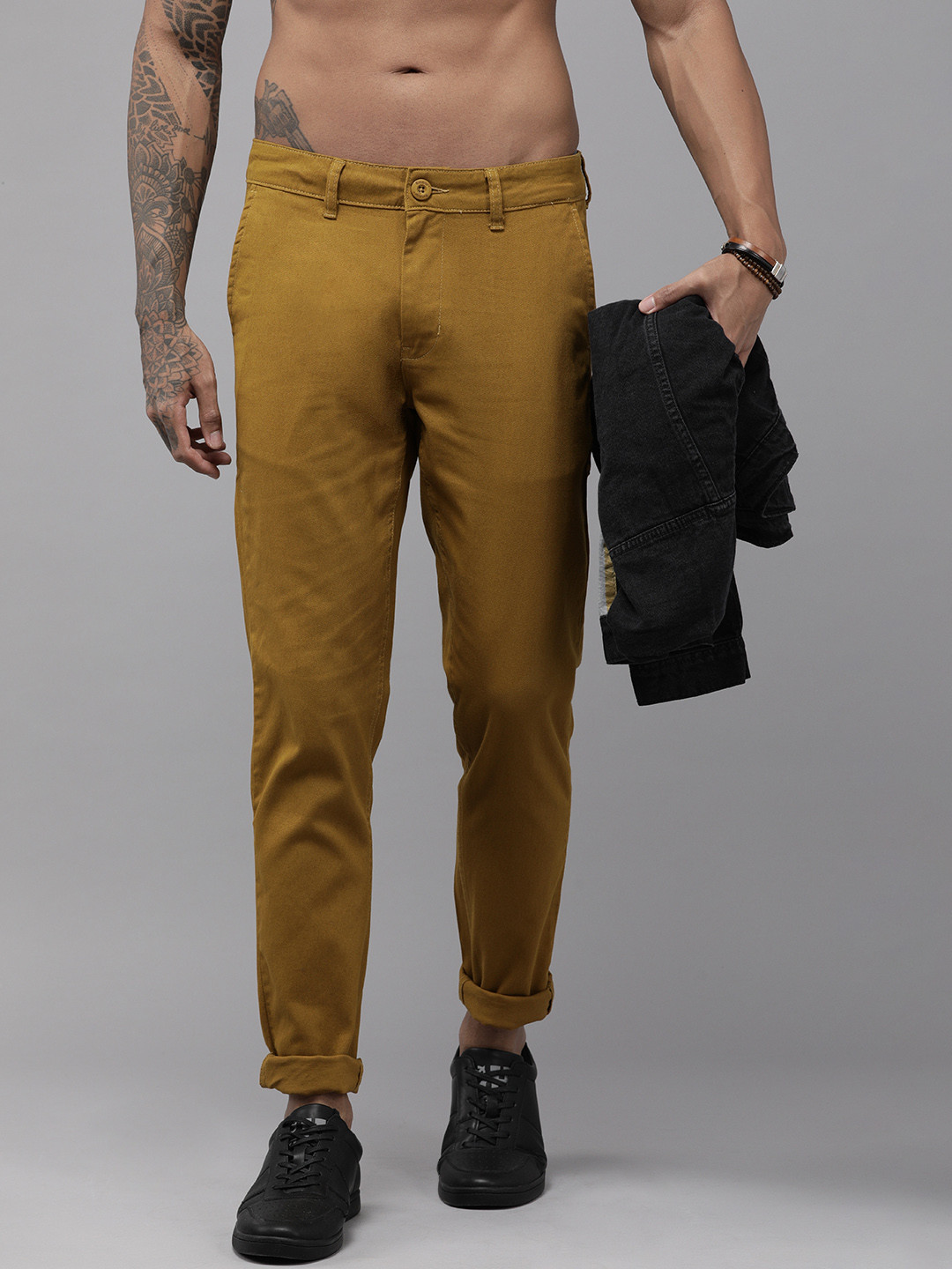 Buy Roadster Men Mustard Yellow Slim Tapered Fit Chinos Trousers ...
