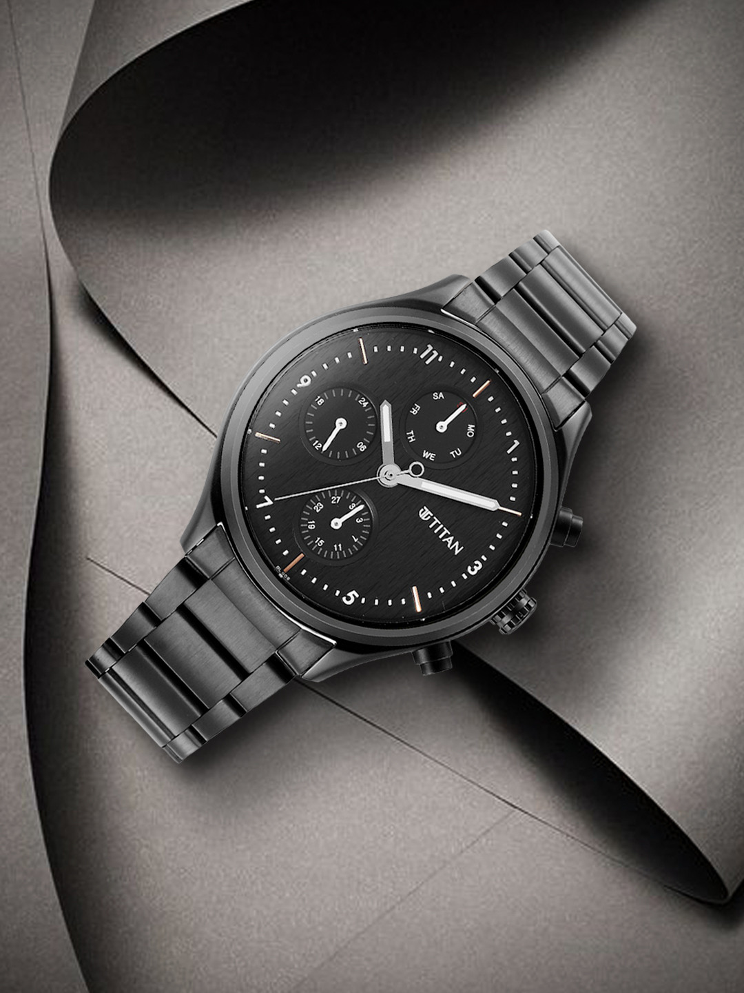 Buy Titan Men Black Brass Dial & Stainless Steel Bracelet Style Straps ...