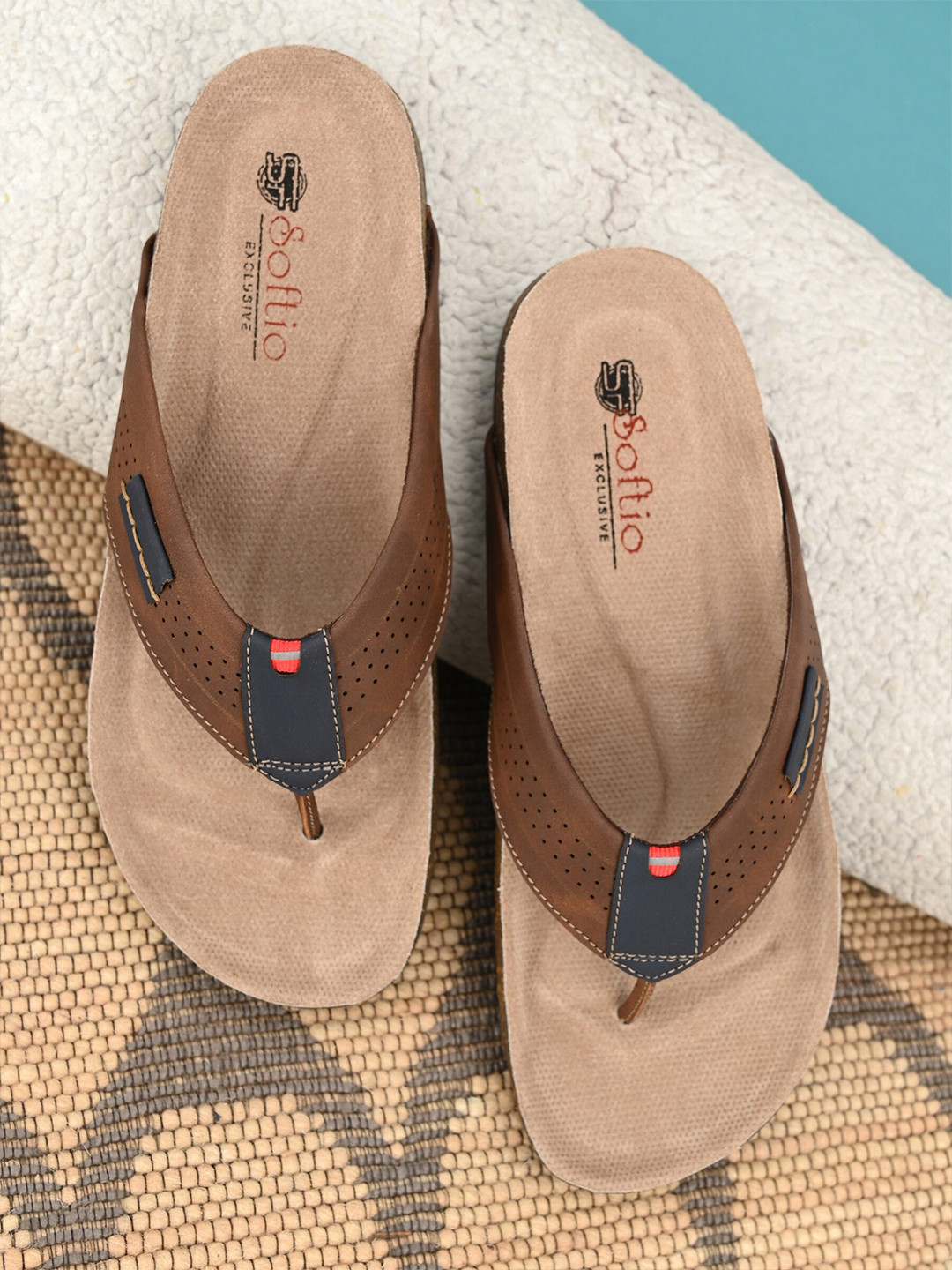 Buy SOFTIO Men Brown Open Toe Flats - Flats for Men 18136964 | Myntra