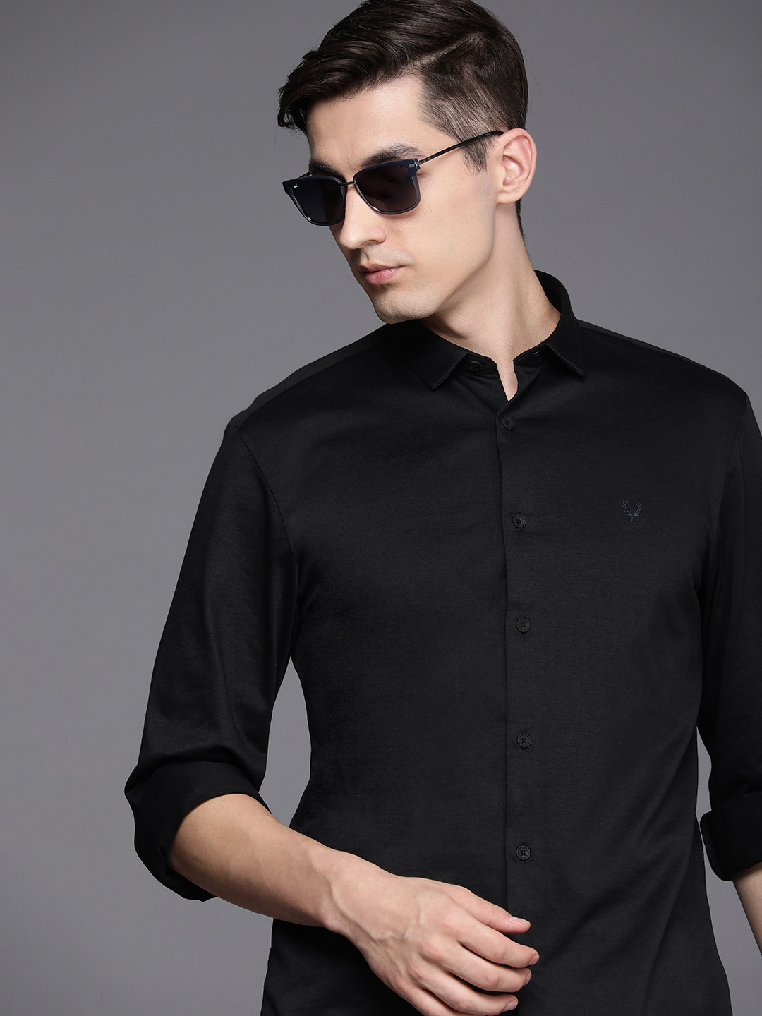 Buy Allen Solly Men Black Comfy Slim Fit Solid Pure Cotton Casual Shirt ...