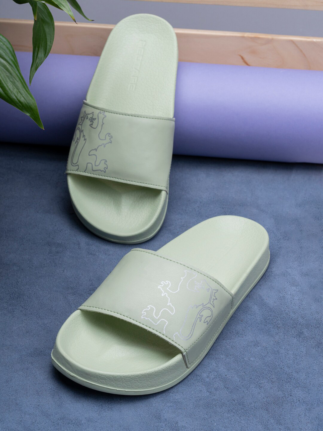 Buy Red Tape Women Green Printed Rubber Sliders - Flip Flops for Women ...