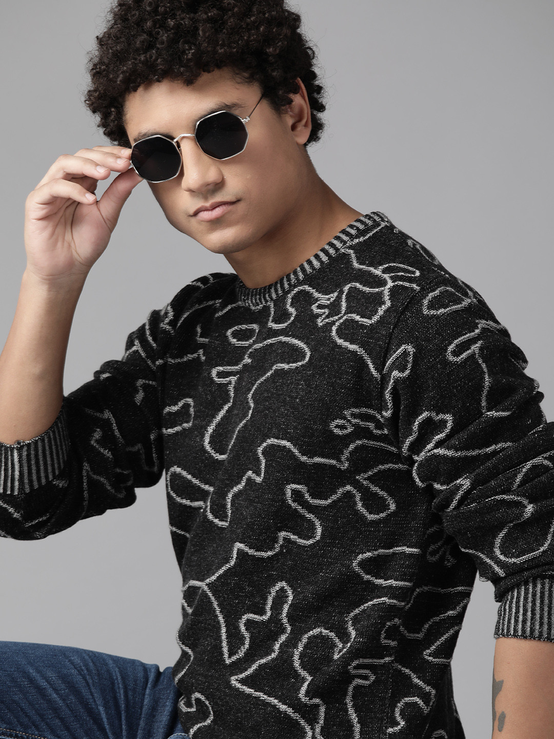 Buy The Roadster Lifestyle Co. Men Black & Off White Acrylic Abstract ...