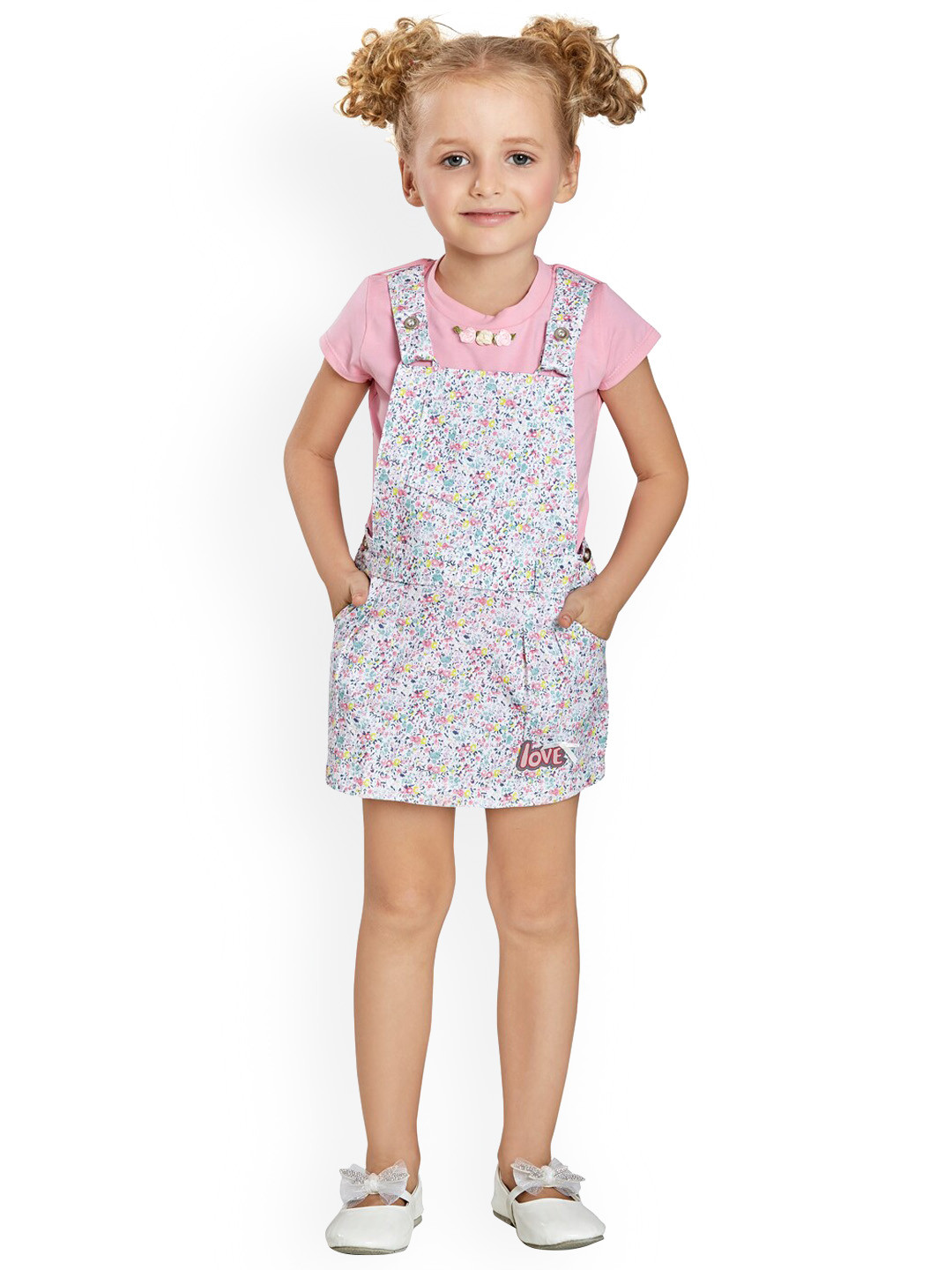 Buy Peppermint Infant Girls Pink & White Floral Printed Dungaree With ...