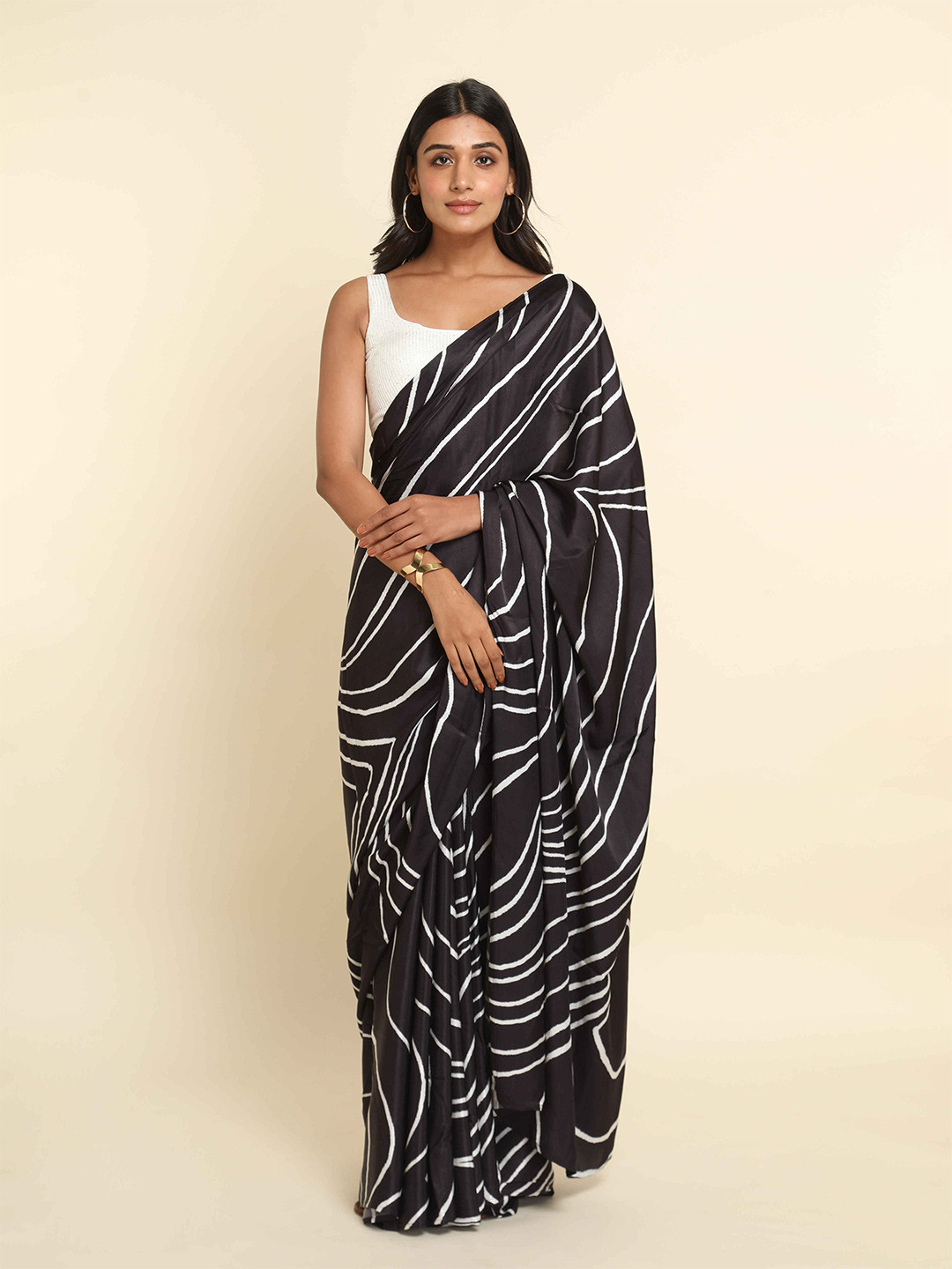 Buy Suta Black & White Striped Liva Saree - Sarees for Women 18390784 ...