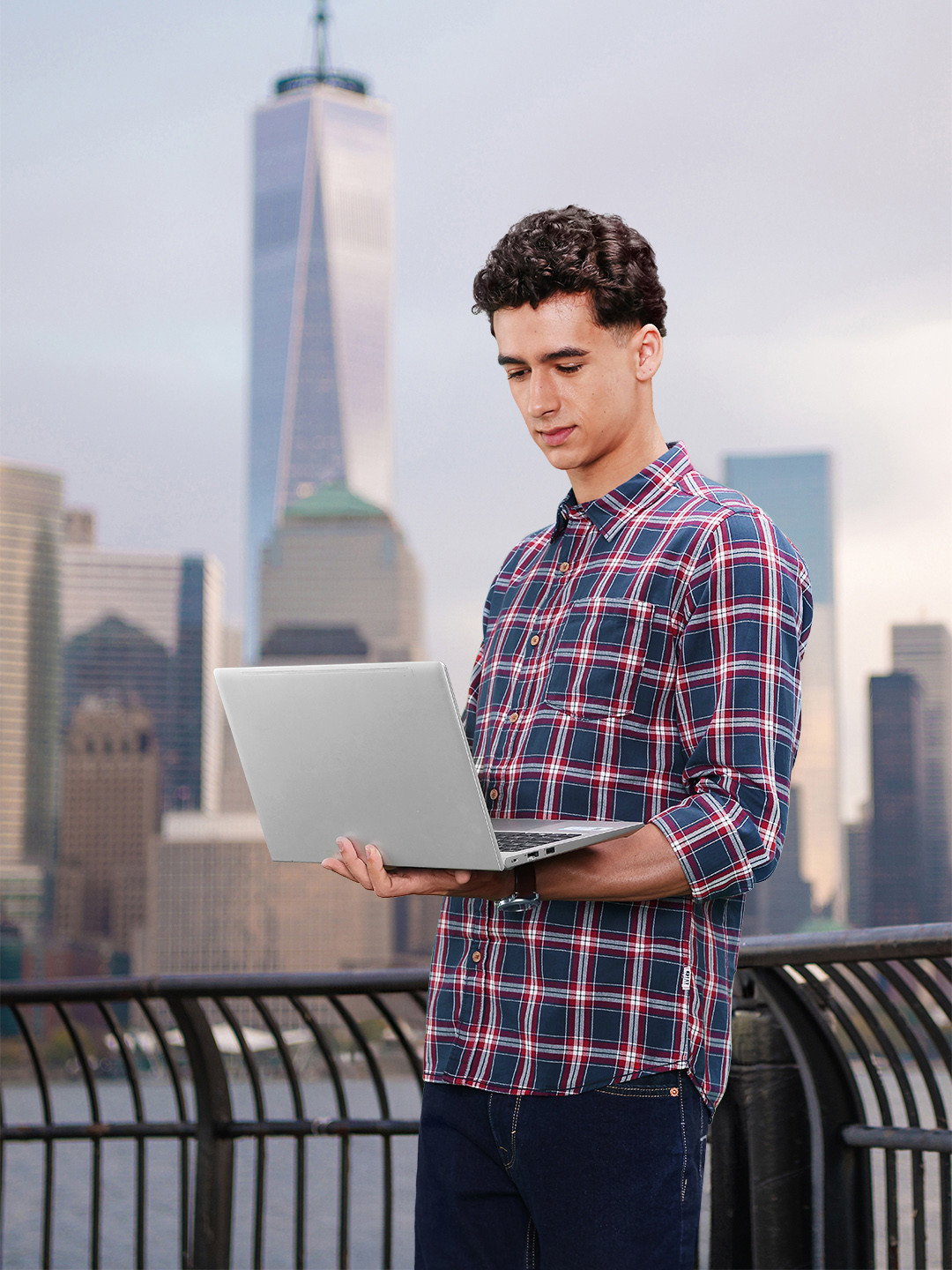 Buy BEAT LONDON By PEPE JEANS Men Navy Blue & White Slim Fit Tartan ...