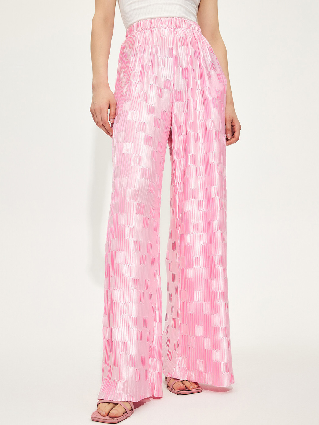 Buy URBANIC Women Pink Floral Printed Pleated Trousers - Trousers for ...