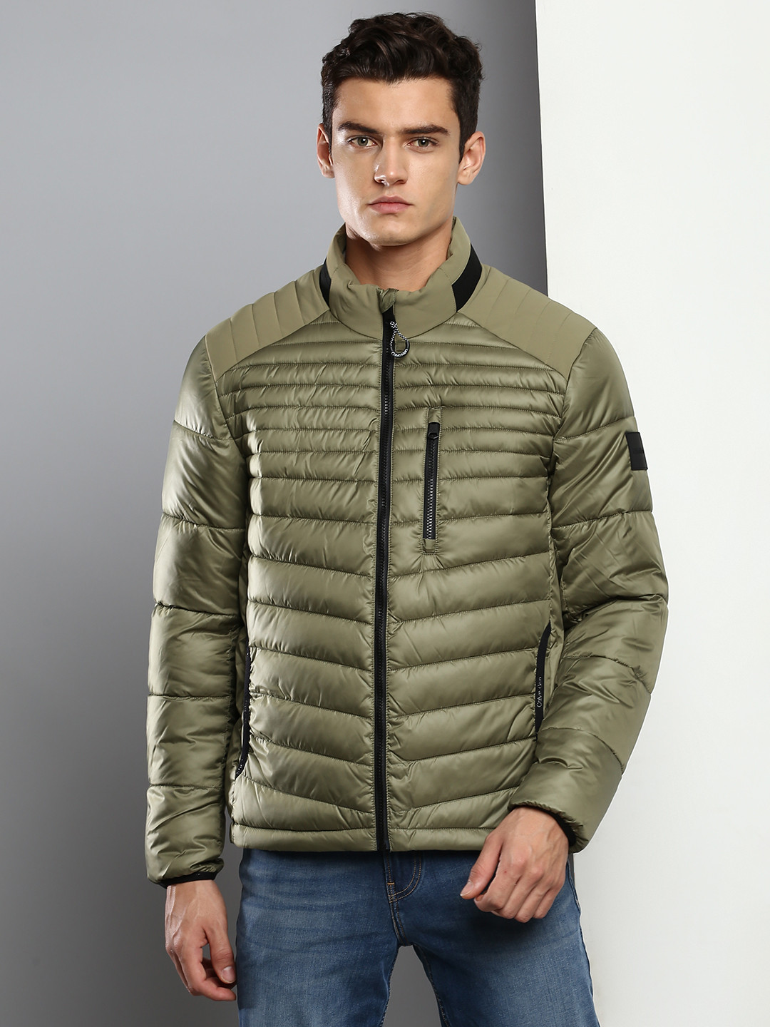 Buy Calvin Klein Jeans Men Olive Green Solid Puffer Jacket - Jackets for Men 18831976 | Myntra
