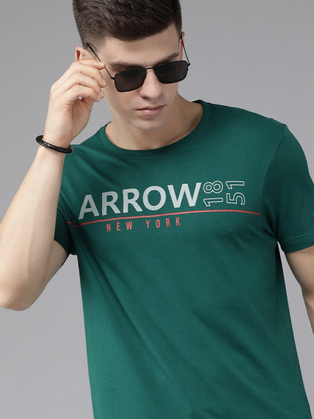 Buy Arrow Men Green Brand Logo Print Round Neck Pure Cotton Slim Fit T ...