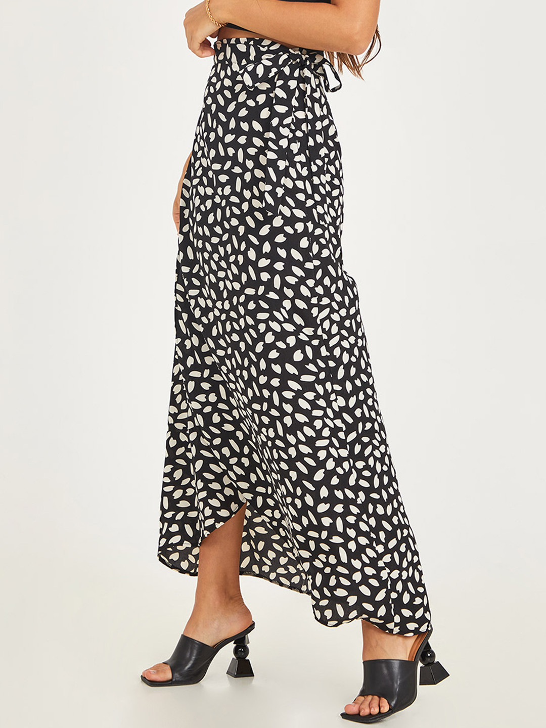 Buy Styli Women Black All Over Print Wrap Maxi Skirt - Skirts for Women ...