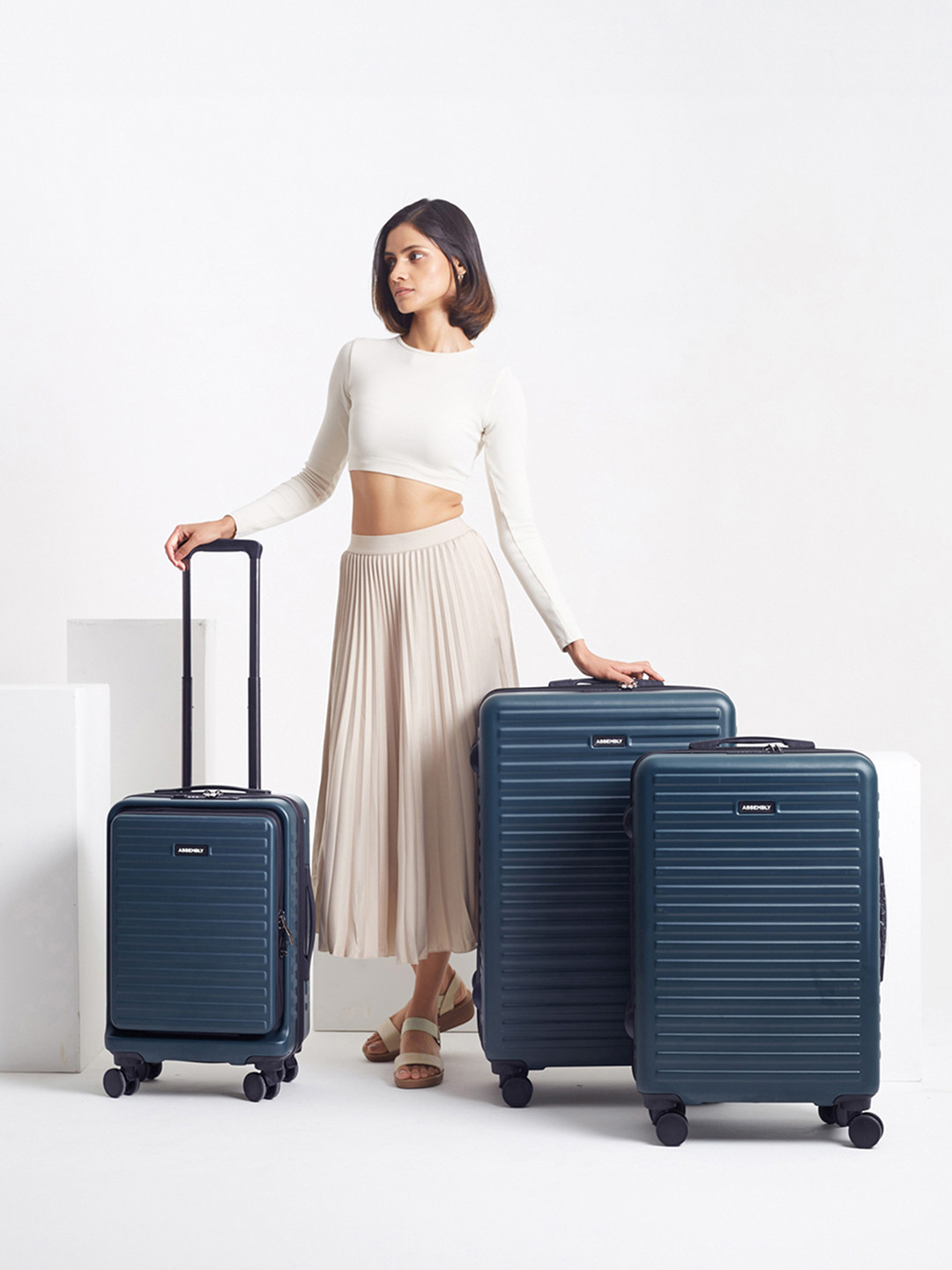 Buy Assembly Set Of 3 Textured 360 Degree Rotation Hard Sided Trolley ...