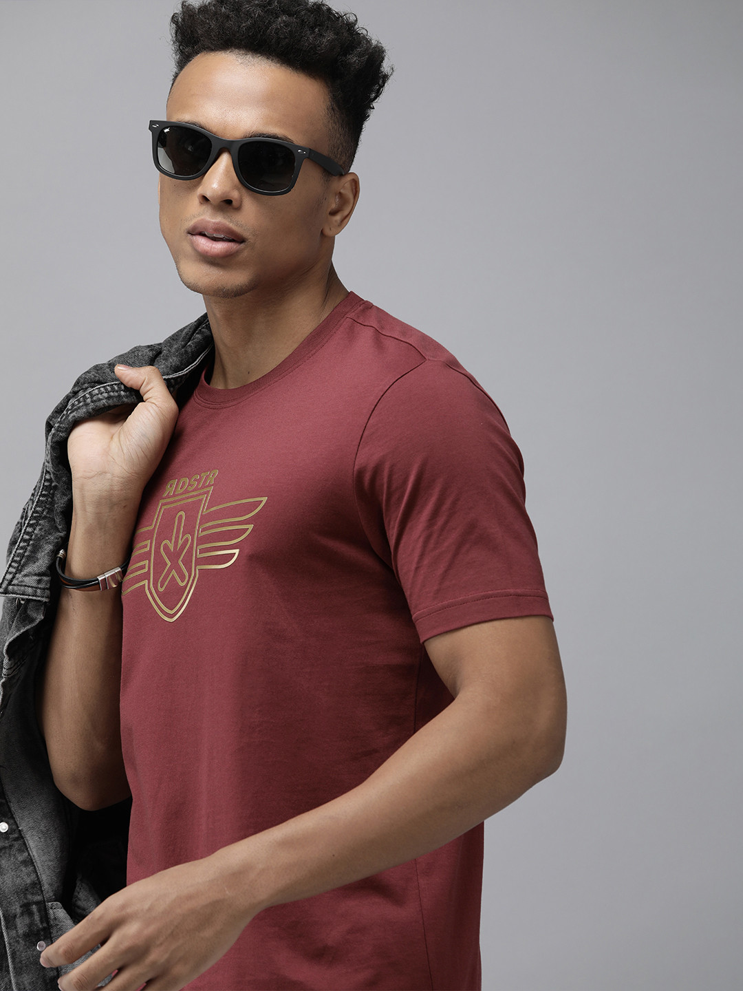 Buy Roadster Men Maroon Brand Logo Printed Pure Cotton T Shirt ...