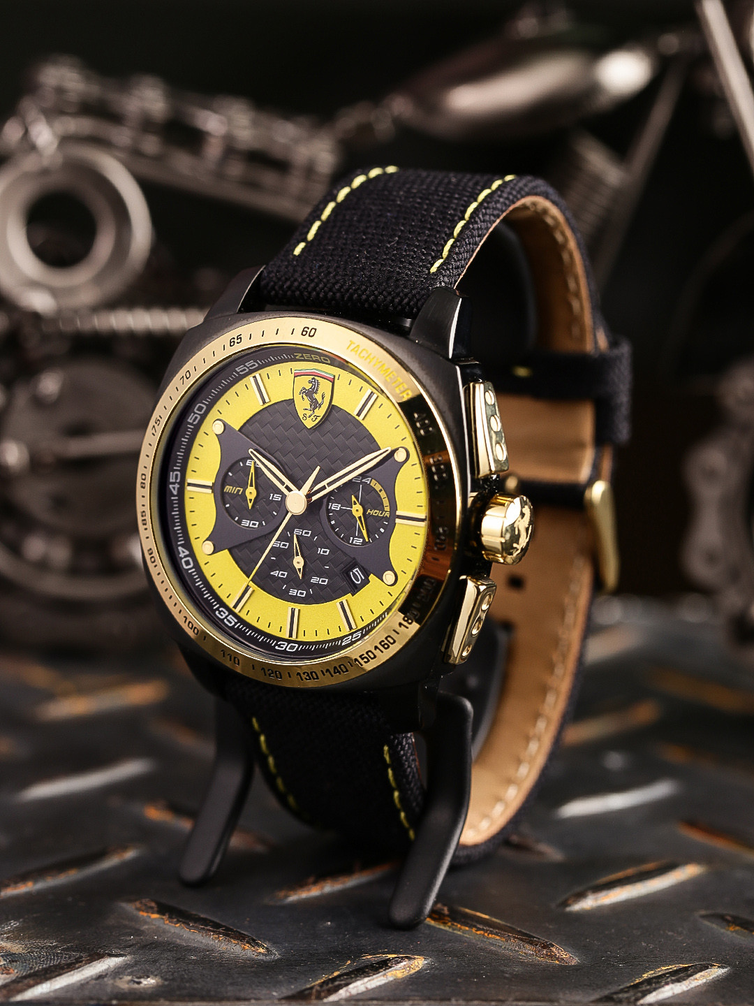 Buy SCUDERIA FERRARI Men Blue & Yellow Aero Evo Analogue Watch 0830291 ...