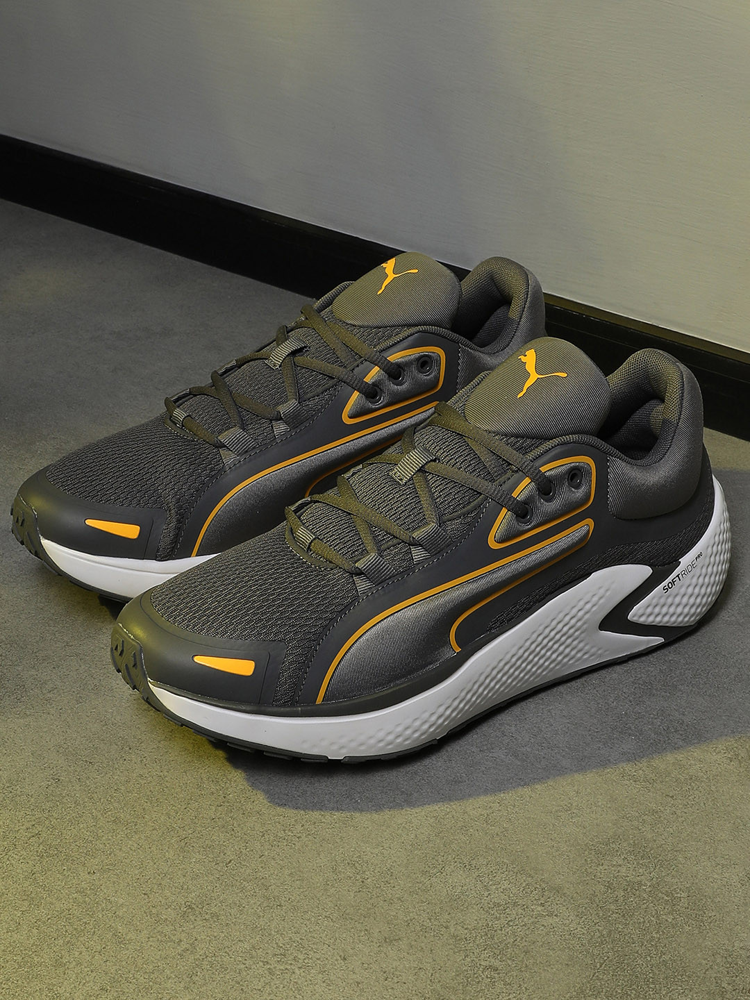 Buy Puma Unisex Grey & White Softride Pro Coast Training Shoes - Sports ...