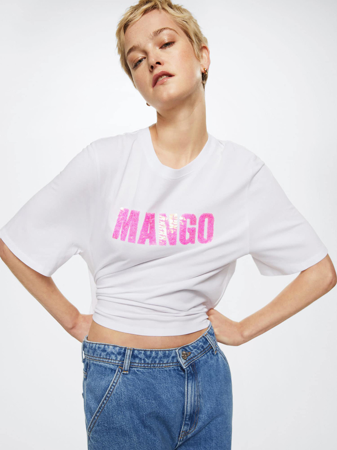 Buy MANGO Women White & Pink Brand Logo Printed Pure Cotton T Shirt ...