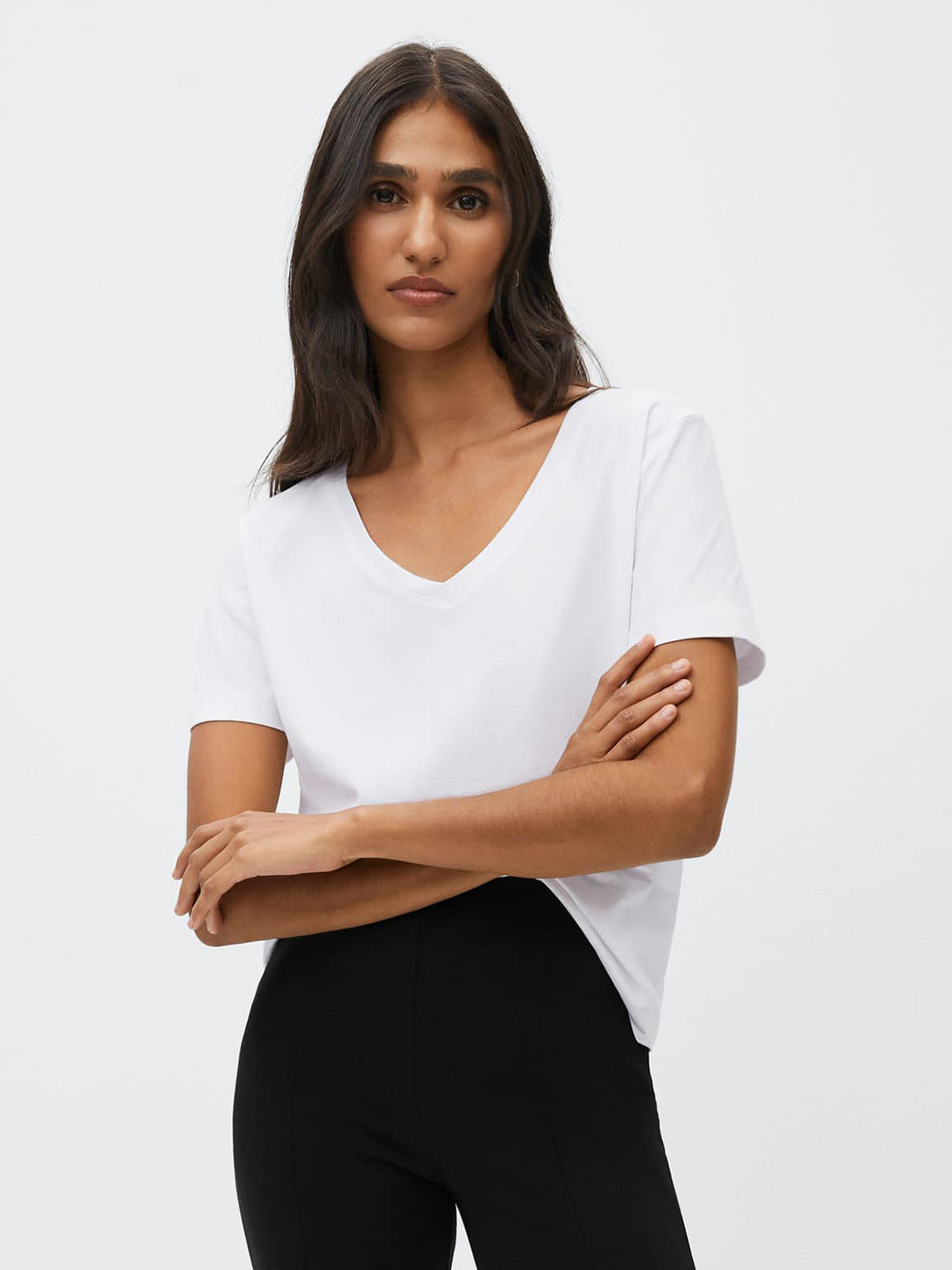 Buy MANGO Women White Pure Cotton V Neck T Shirt - Tshirts for Women ...