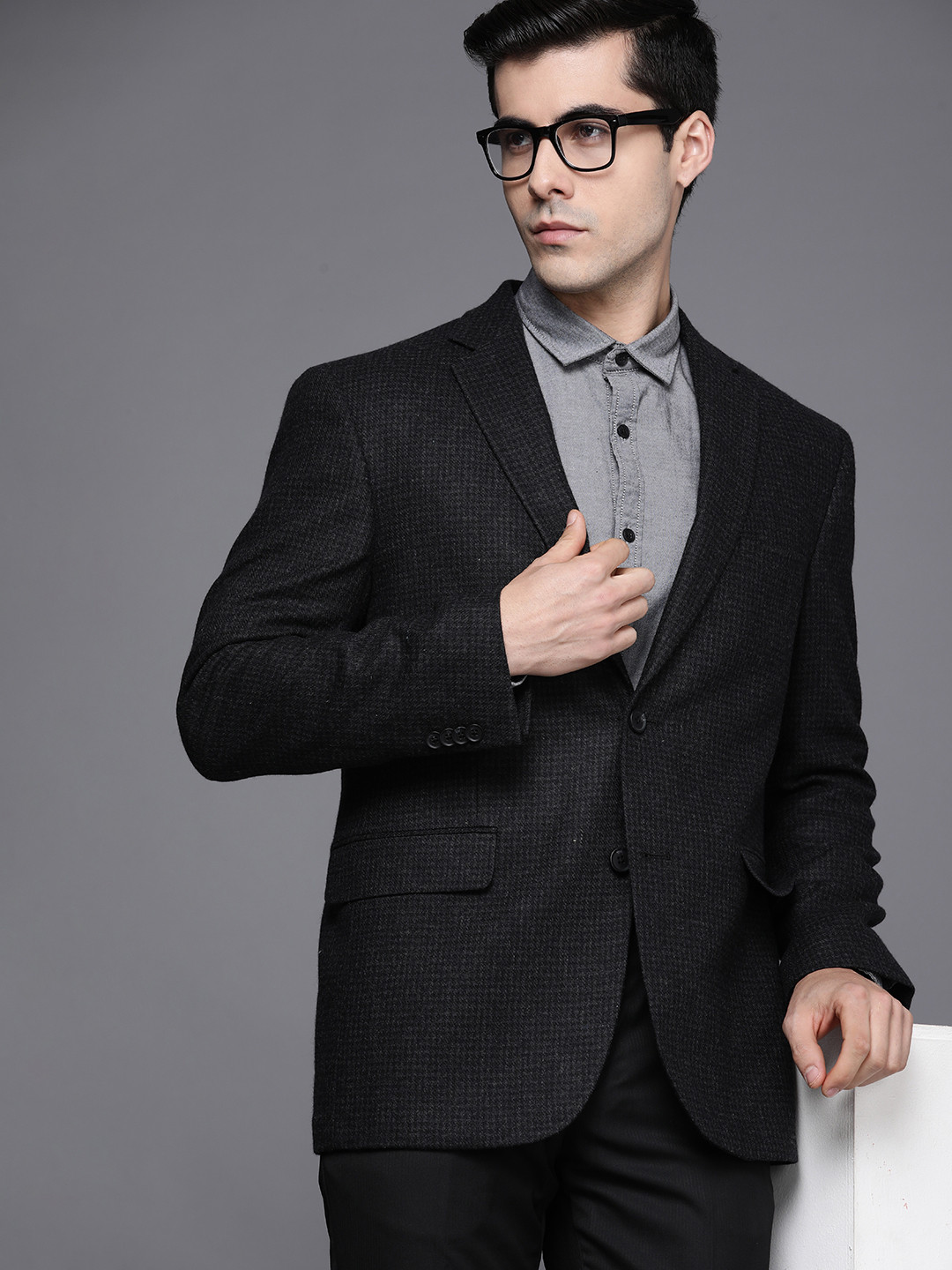 Buy Theme Men Black Solid Blazer - Blazers for Men 19131094 | Myntra