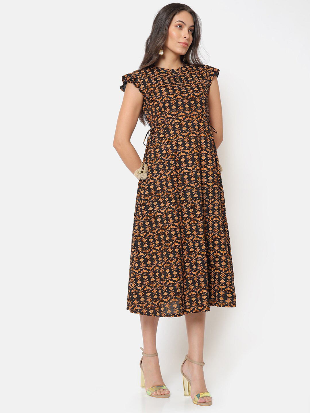 Buy Saaki Black Floral Midi Dress - Dresses for Women 19132558 | Myntra