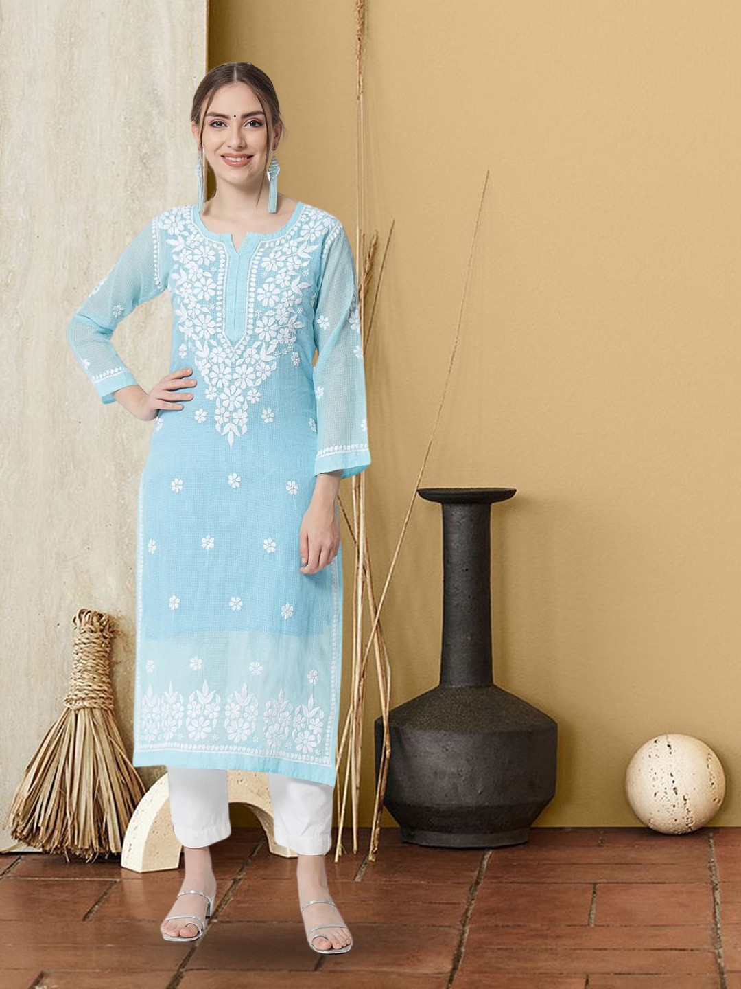 Buy PARAMOUNT CHIKAN Women Turquoise Blue Hand Embroidered Chikankari ...
