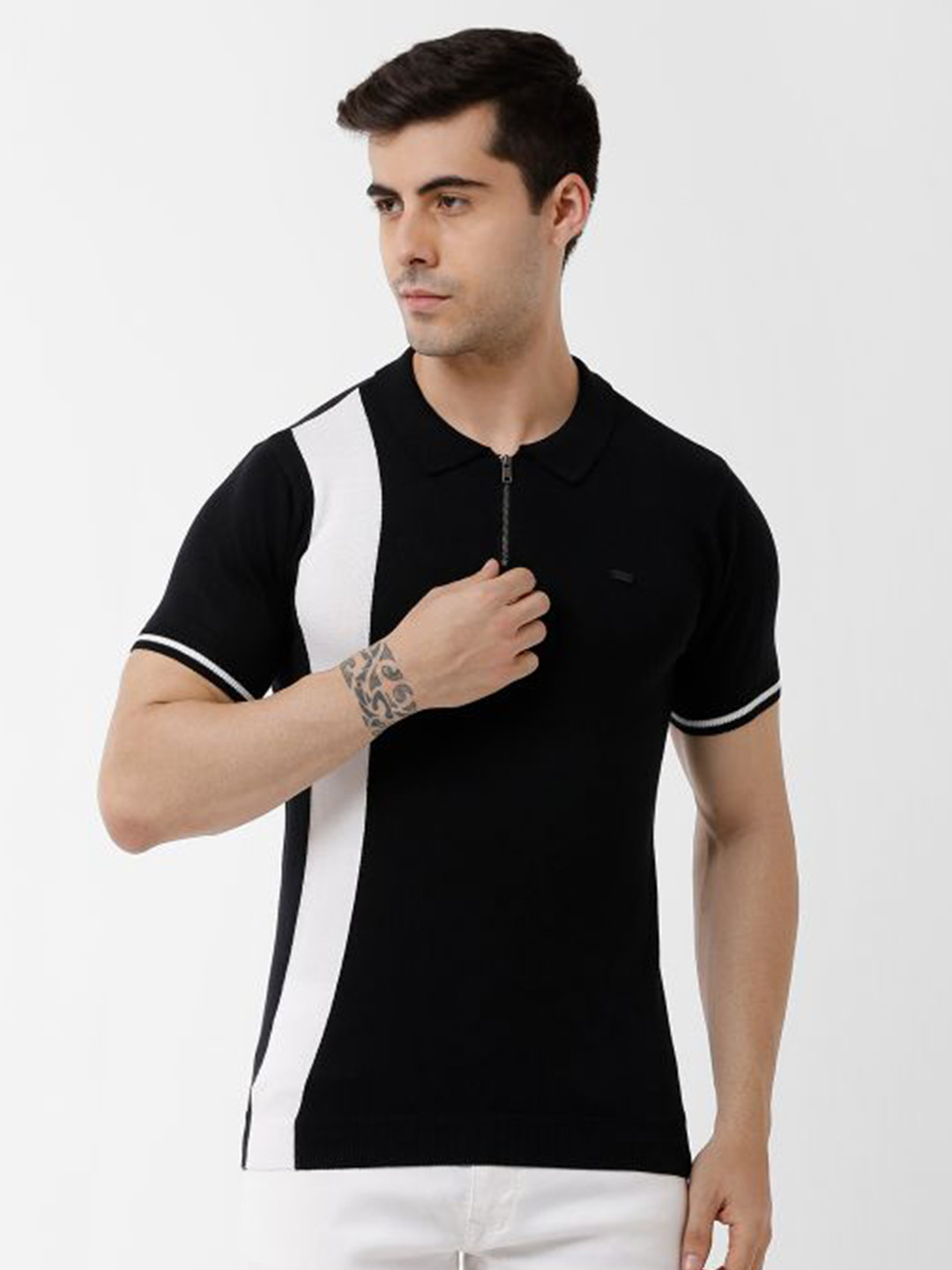 Buy IDENTITI Men Black Colourblocked Monochrome Pure Cotton Slim Fit T ...