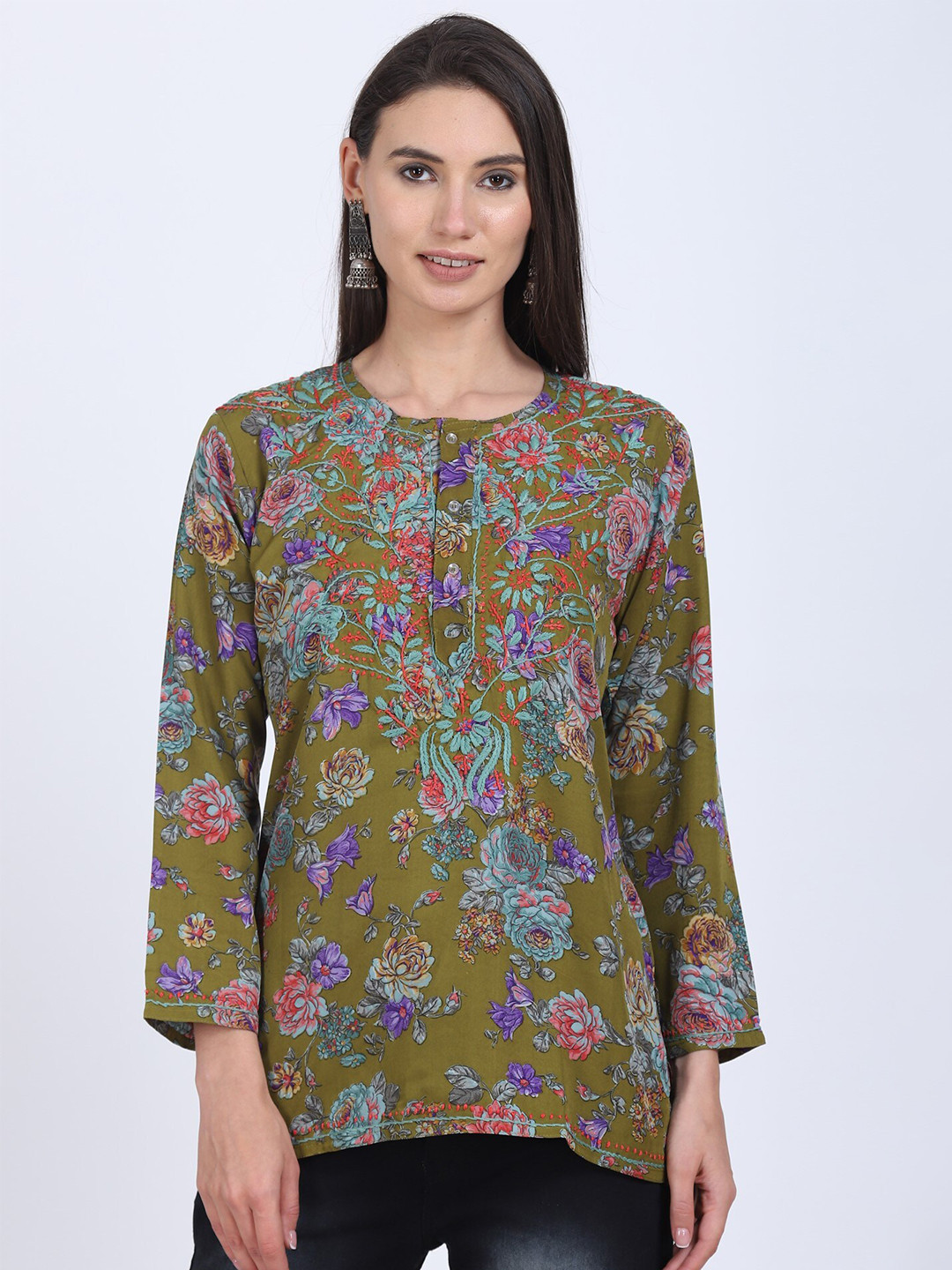 Buy PARAMOUNT CHIKAN Women Embroidered Lucknowi Chikankari Crepe Kurti - Kurtis for Women ...