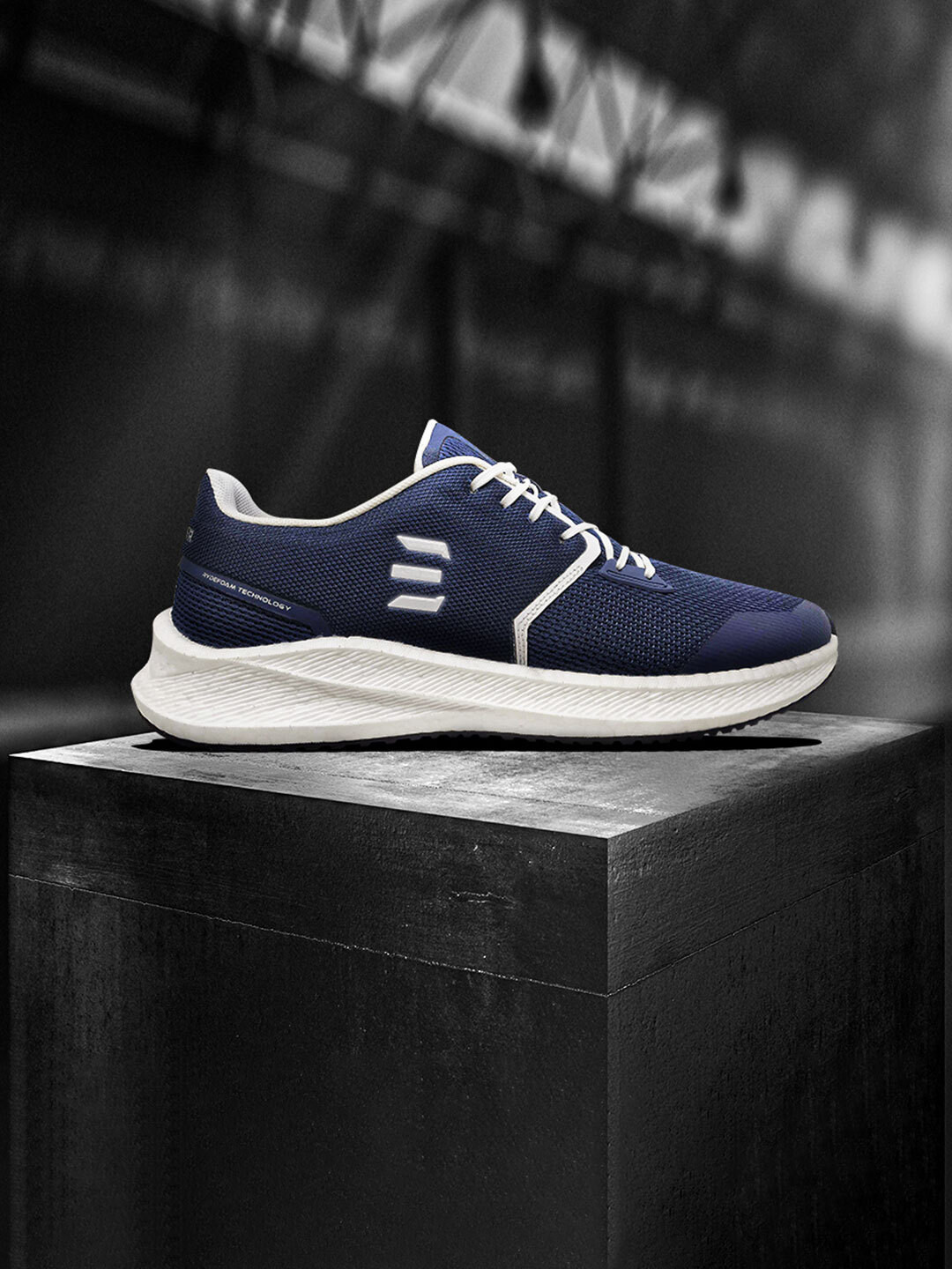Buy ELEVAR Men Blue HYPERFLO Training & Gym Sports Shoes - Sports Shoes ...
