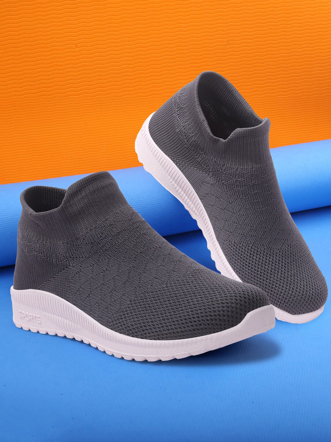 Buy TWIN TOES Women Grey Running Shoes - Sports Shoes for Women ...