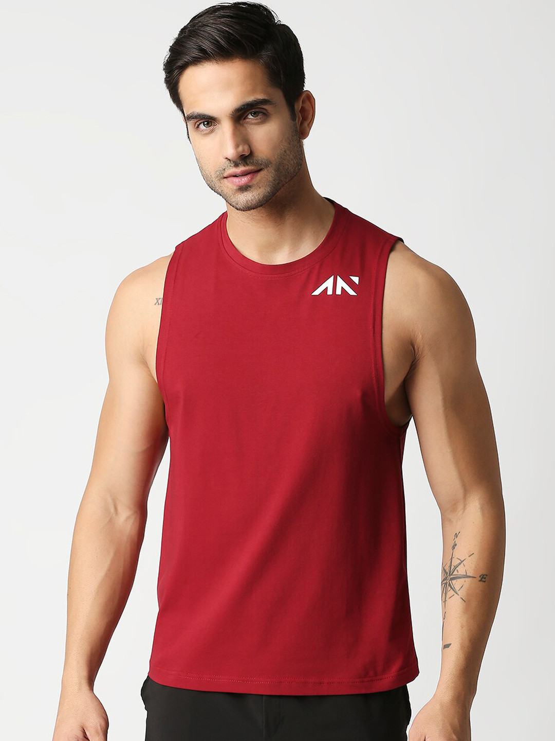 Buy AESTHETIC NATION Men Maroon Solid Cotton Innerwear Gym Vests ...