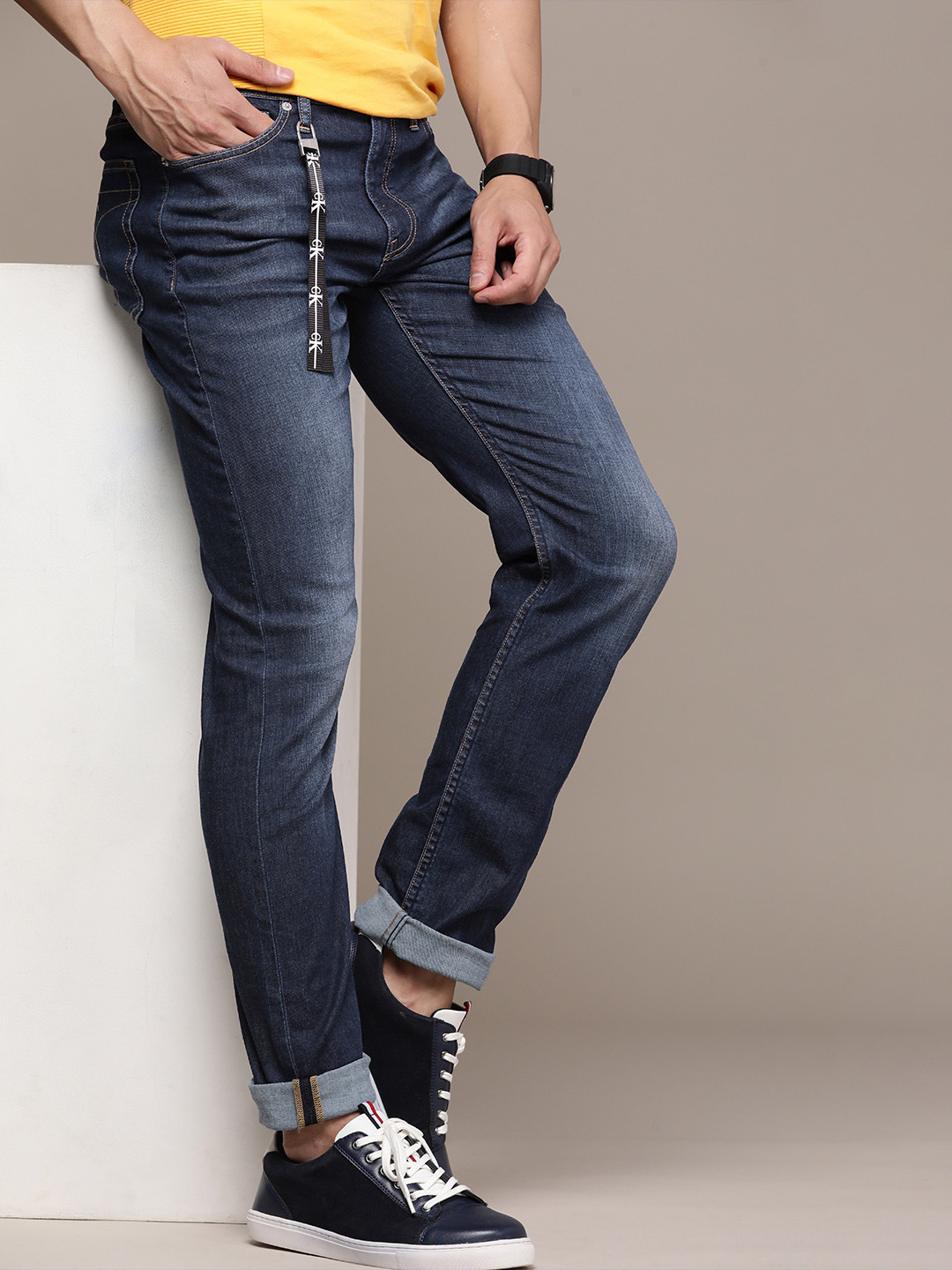 Buy Calvin Klein Jeans Men Blue Slim Fit Light Fade Stretchable Jeans ...