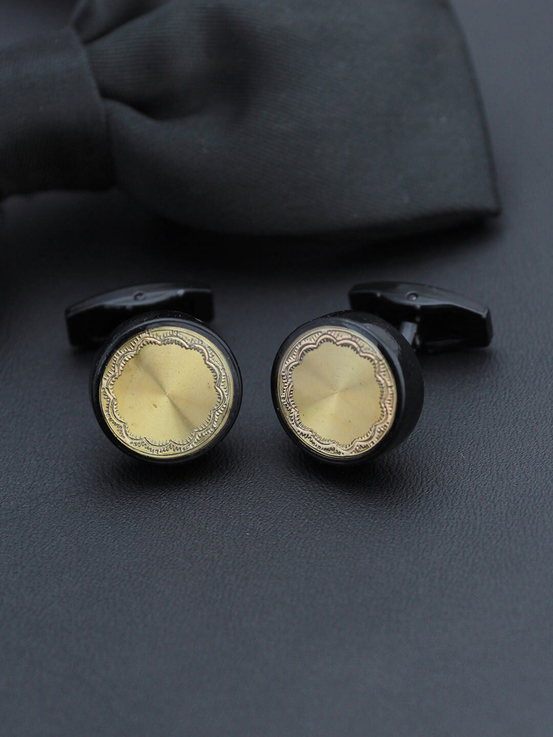 Buy Kavove Men Gold Toned & Black Circular Cufflink - Cufflinks for Men 19564572 | Myntra