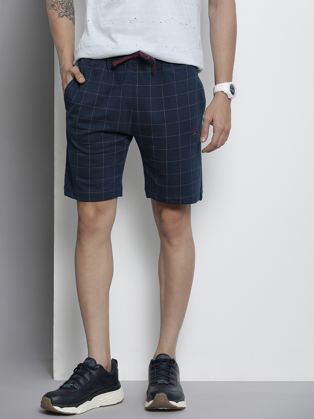 Buy The Indian Garage Co Men Navy Blue Checked Shorts - Shorts for Men ...