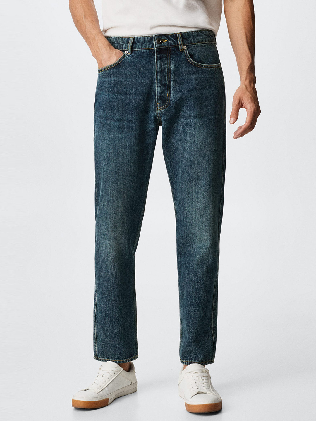 Buy MANGO MAN Men Navy Blue Light Fade Straight Fit Sustainable Jeans ...