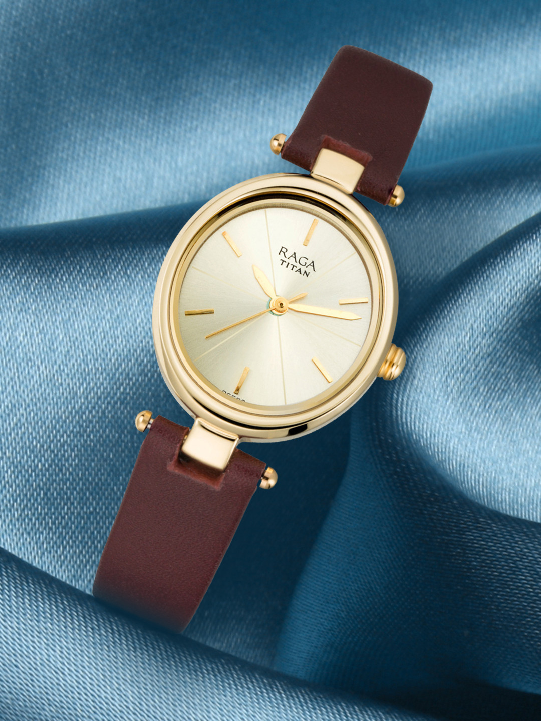 Buy Titan Raga Viva Women Gold Analogue Watch NL2579YL01 - Watches for ...