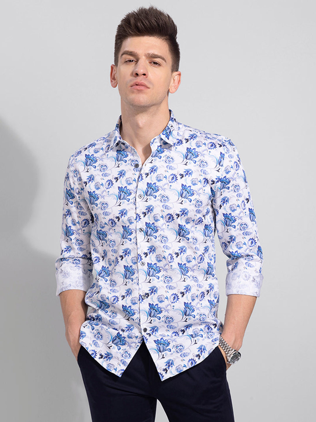 Buy Snitch Men Blue & White Slim Fit Floral Printed Casual Shirt ...