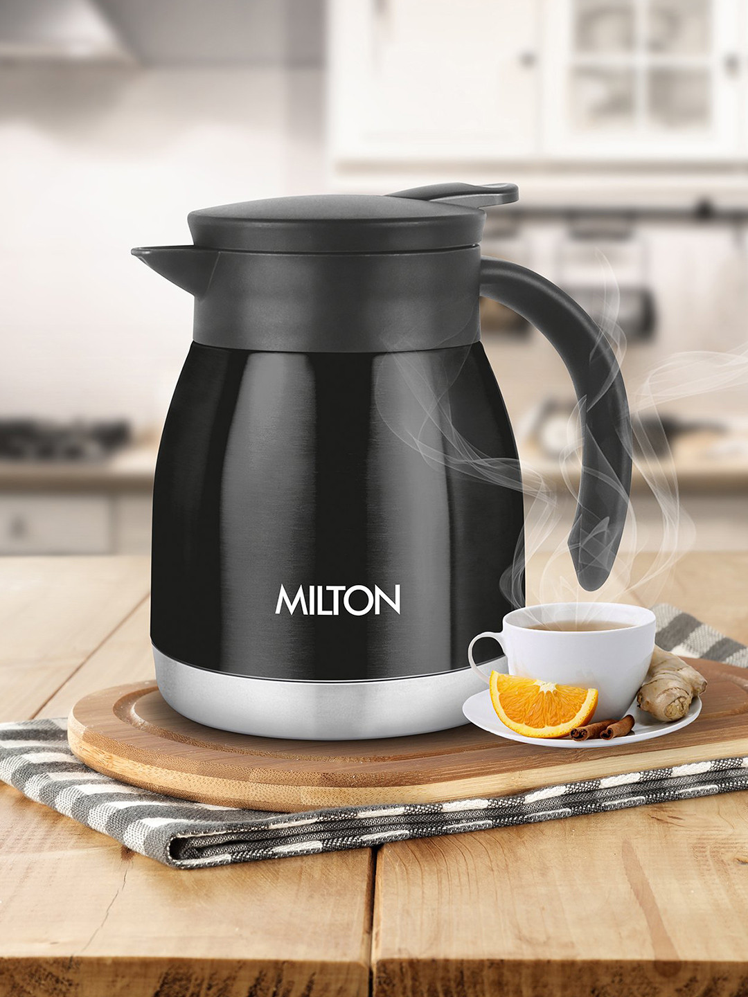 Buy Milton Black Bistro 600 Thermosteel 24 Hours Hot & Cold Carafe 490 ...
