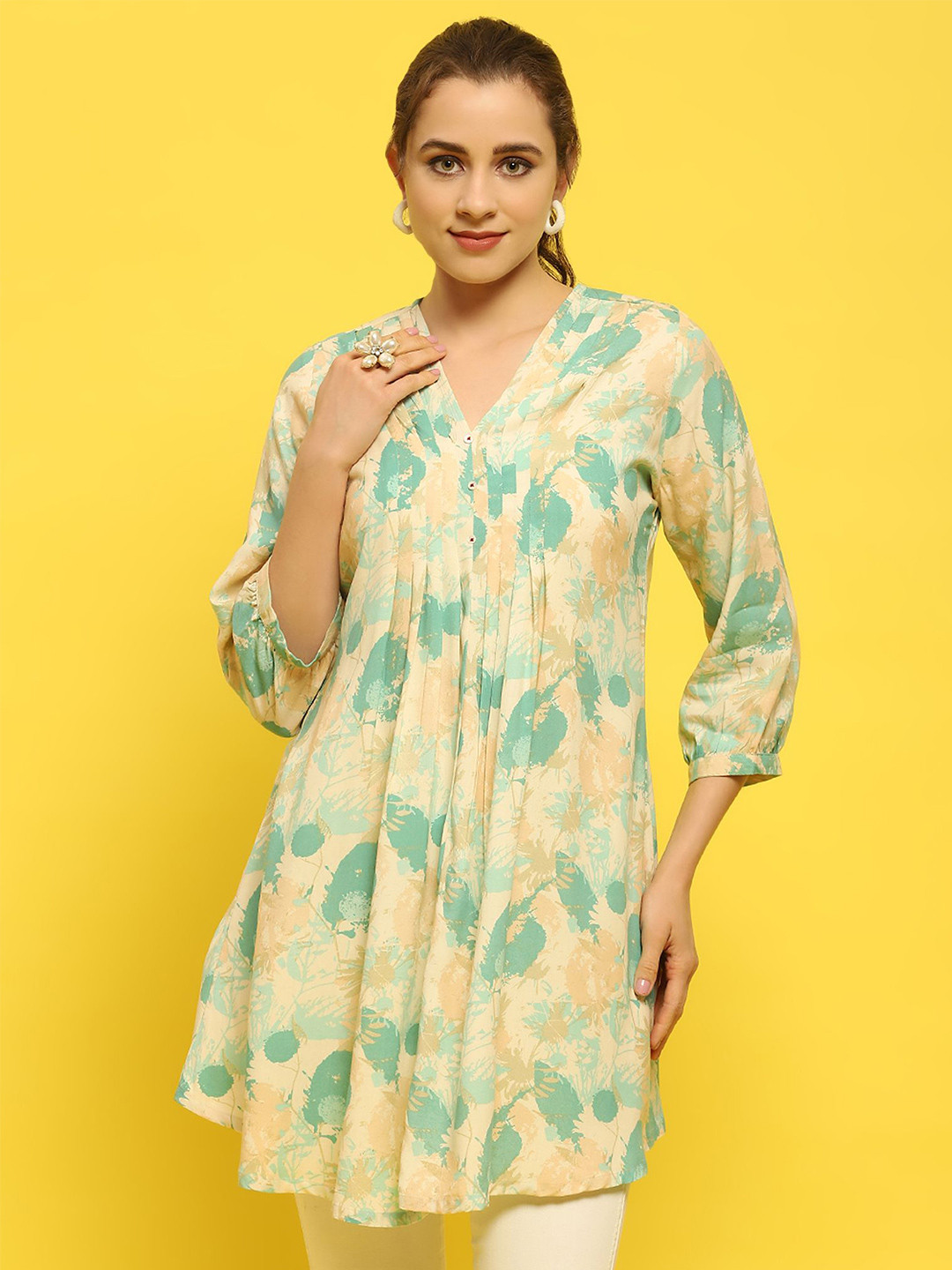 Buy Shree Liva Printed Tropical Tunic - Tunics for Women 30547460 | Myntra