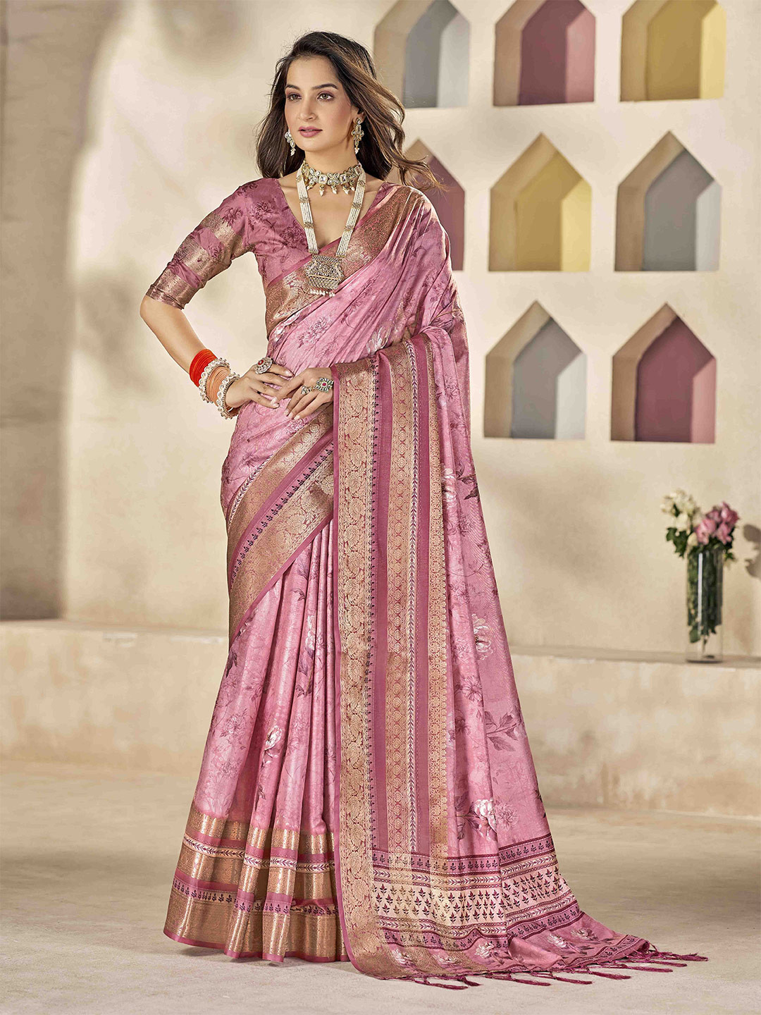 Buy Ethnielle Floral Printed Saree - Sarees for Women 30643630 | Myntra