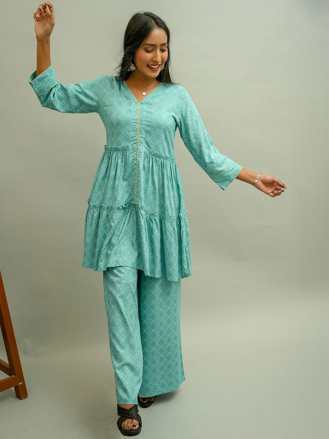 Buy GO BOUJEE Bandhani Printed Tunic With Palazzos - Co Ords for Women ...