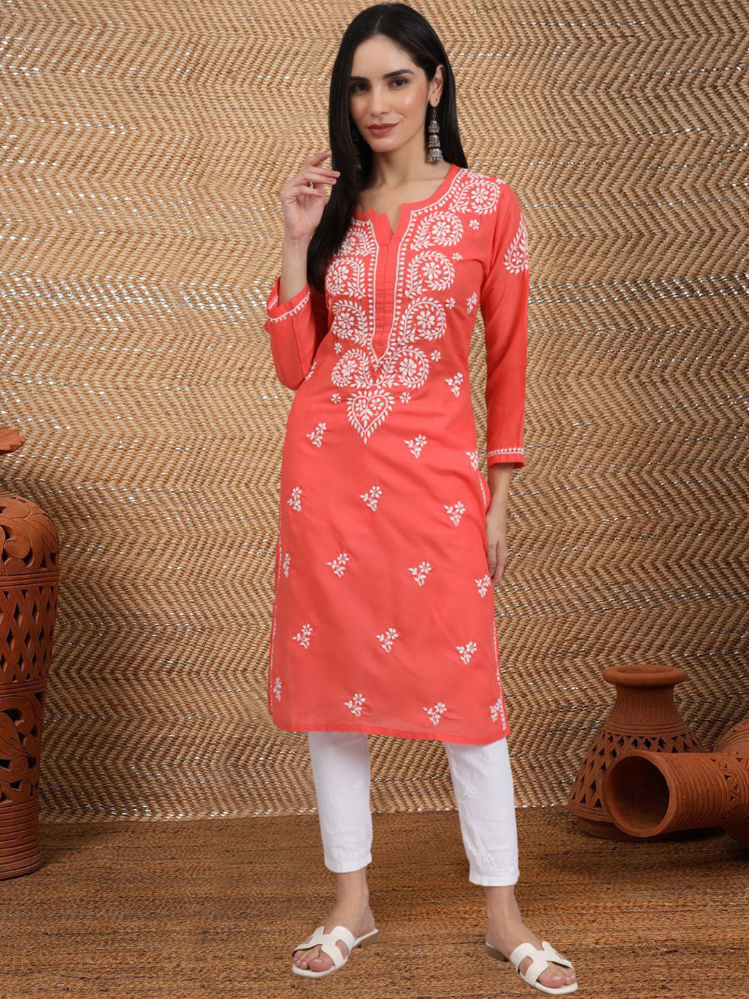 Buy PARAMOUNT CHIKAN Women Embroidered Lucknowi Chikankari Cotton Kurta ...