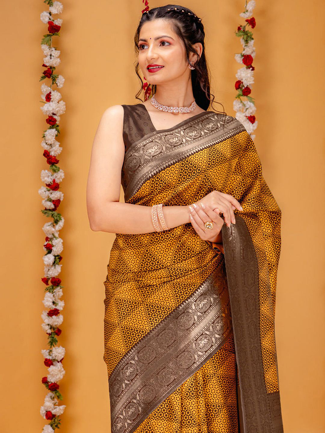 Buy Satrani Floral Zari Pure Silk Banarasi Saree - Sarees for Women ...