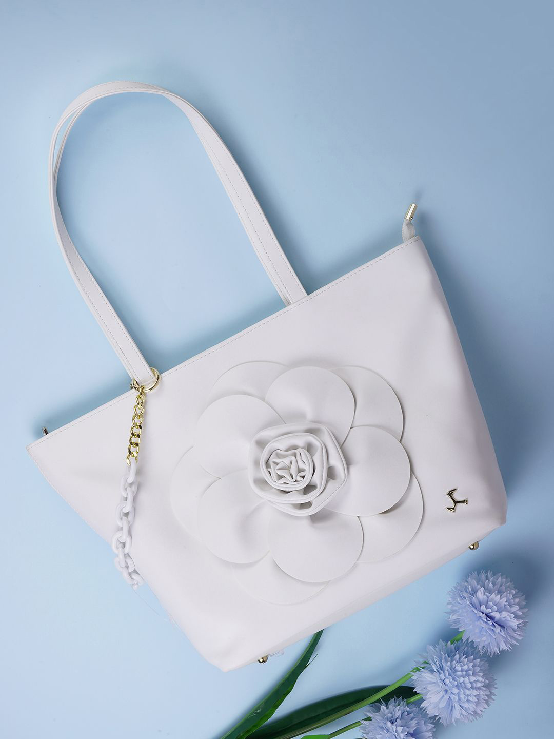Buy Mochi Embellished Oversized Bucket Handheld Bag With Applique ...