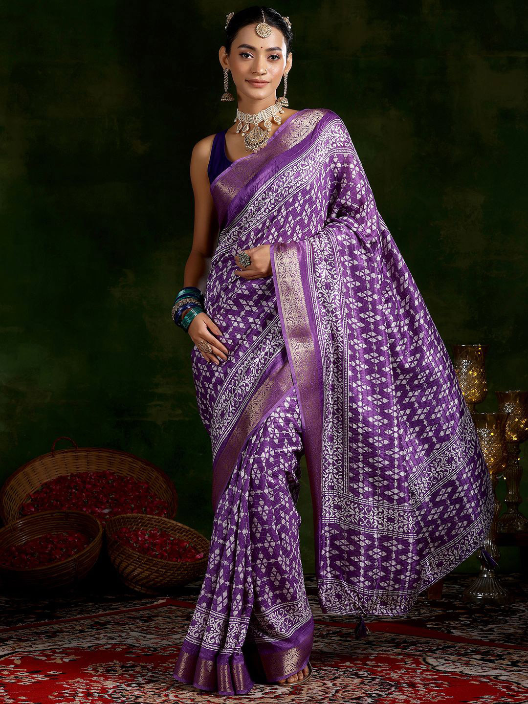 Buy Libas Ethnic Motifs Zari Saree - Sarees for Women 31895018 | Myntra