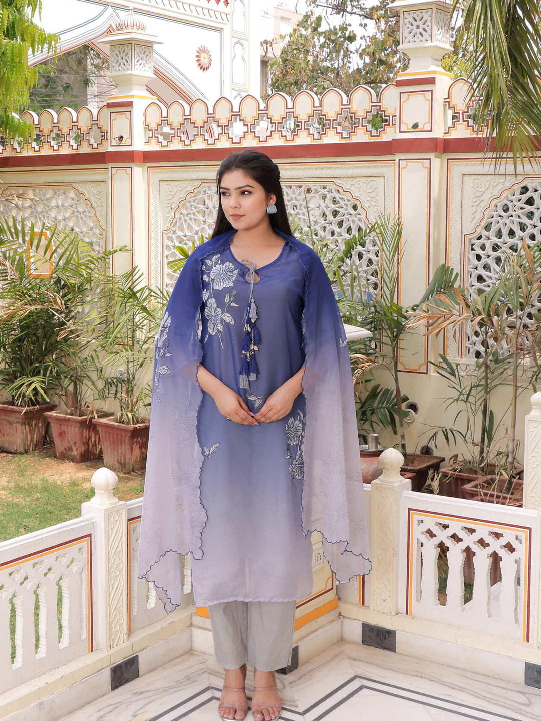 Buy VAASVA JAIPUR Floral Printed Tie Up Neck Straight Kurta With Trousers & Dupatta - Kurta Sets ...