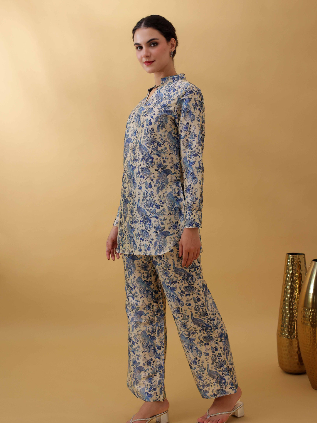 Buy BEOM Indigo Bloom Printed Mandarin Collar Long Sleeves Tunic With Trouser - Co Ords for ...